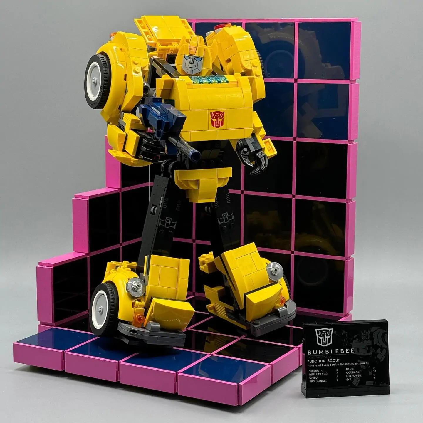 Build a backdrop for LEGO Transformers 10338 Bumblebee
