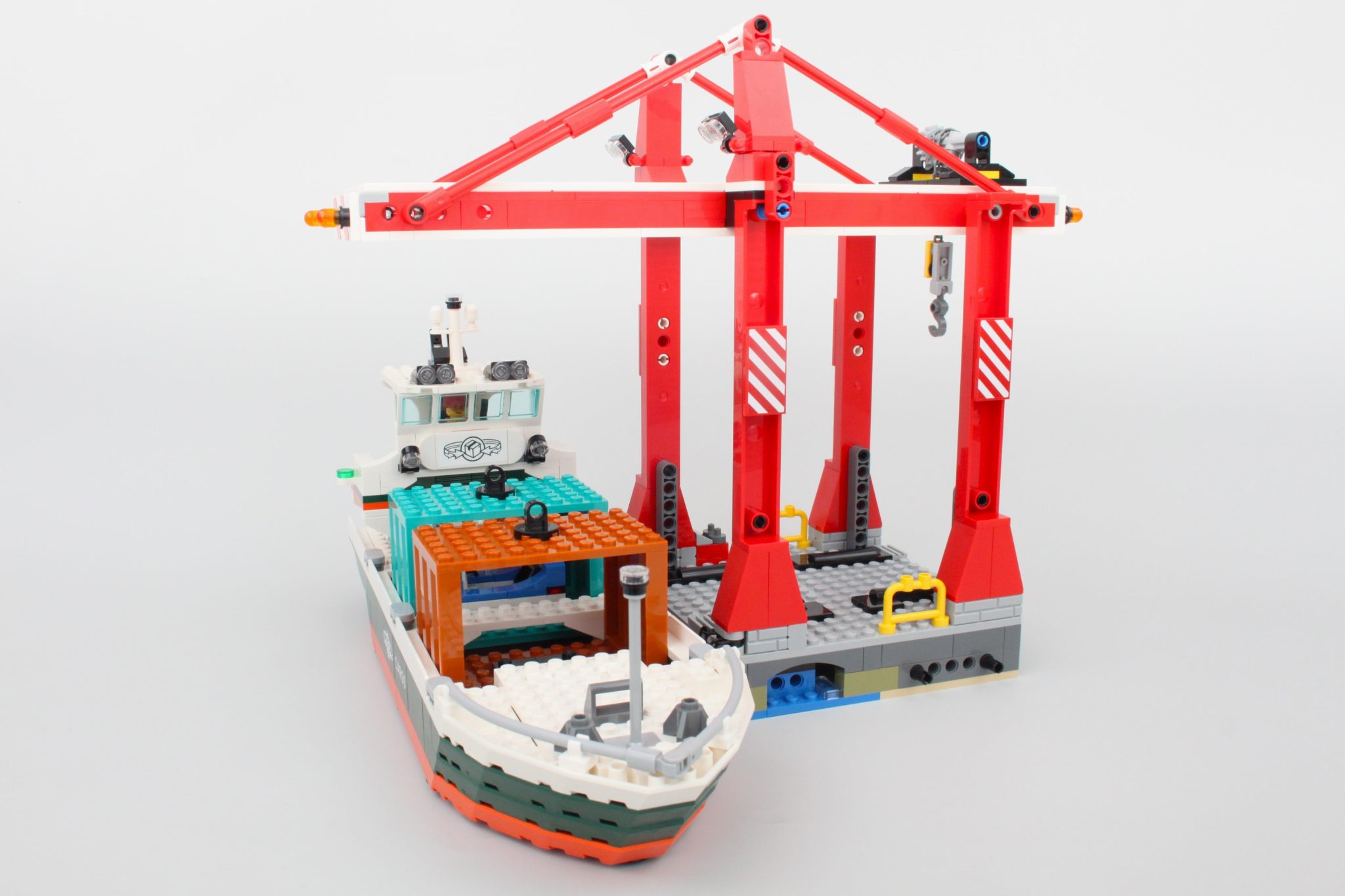 LEGO City 60422 Seaside Harbor with Cargo Ship review
