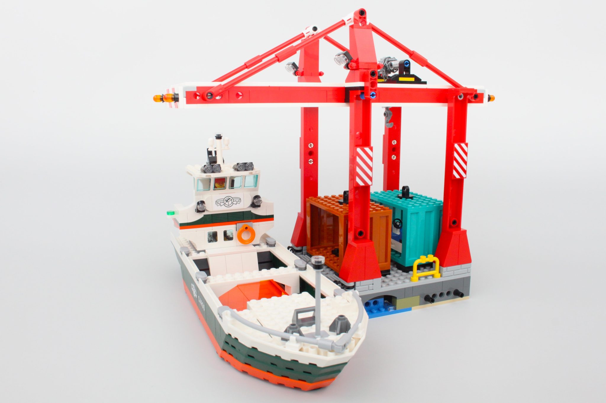 LEGO City 60422 Seaside Harbor with Cargo Ship review