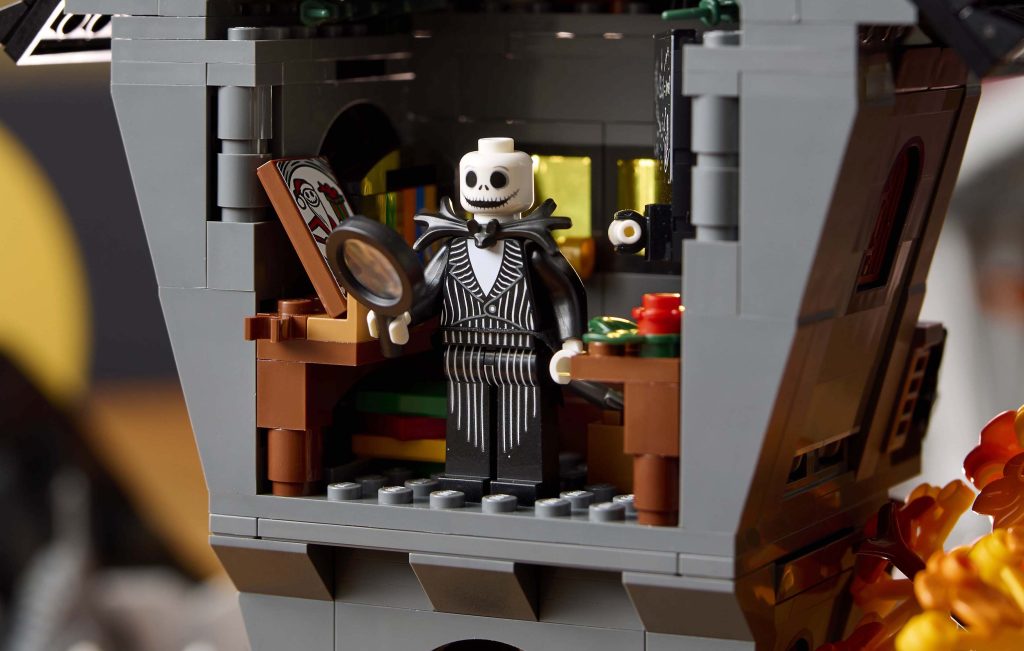 Comparing LEGO Nightmare Before Christmas to the fan design