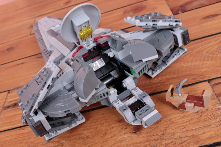 LEGO Star Wars 75383 Darth Maul’s Sith Infiltrator review