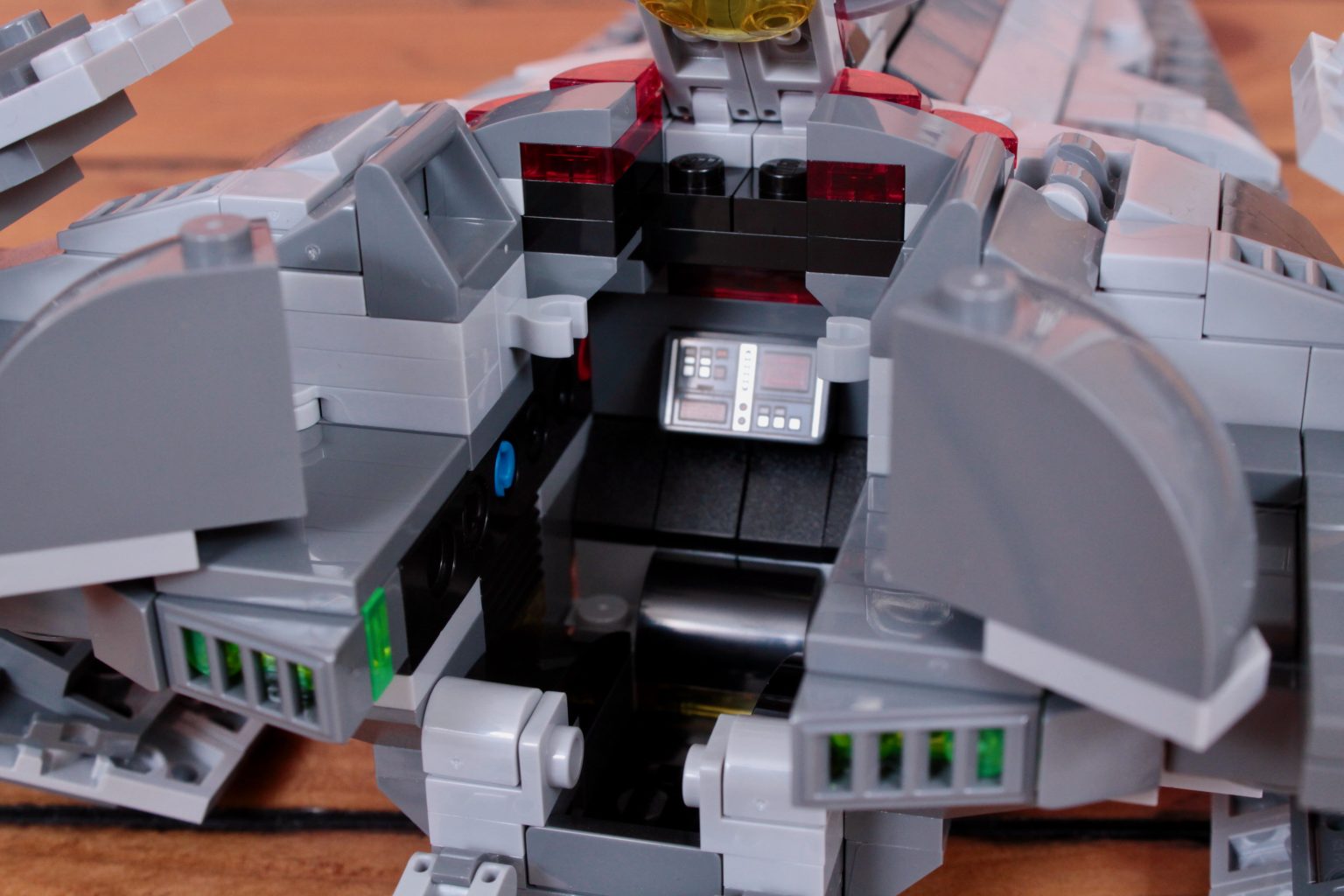 LEGO Star Wars 75383 Darth Maul’s Sith Infiltrator review
