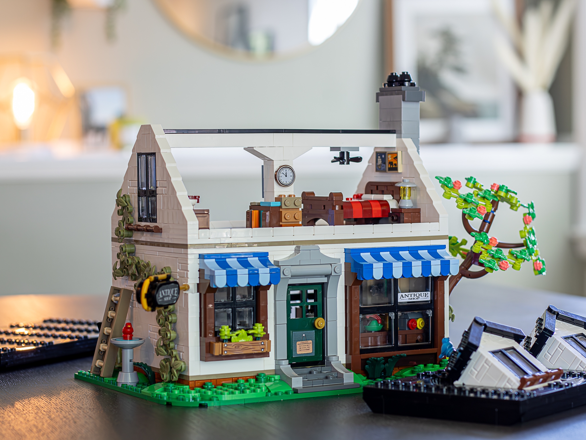 How have LEGO BrickLink Series 5 sets changed?