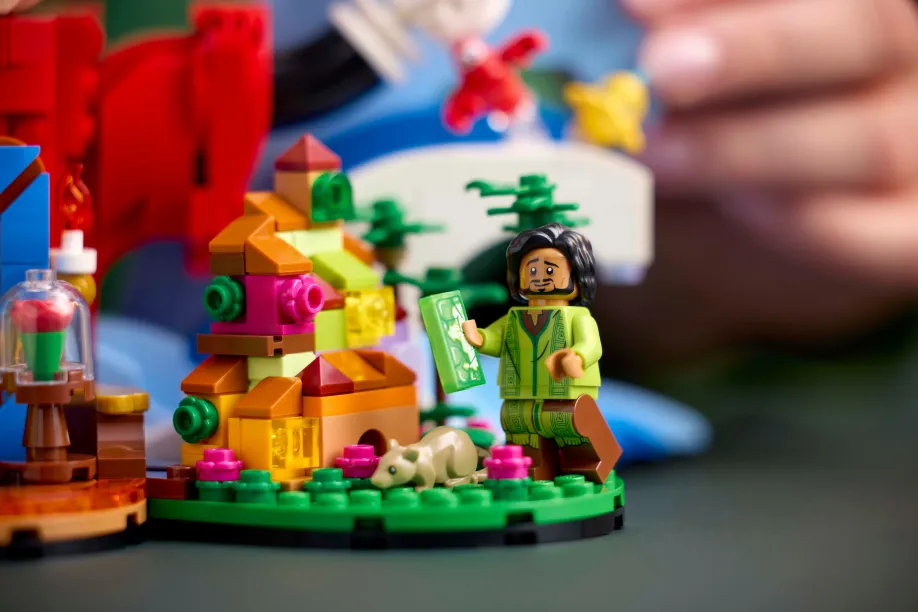 Comparing LEGO Ideas 21352 Magic of Disney to the fan design