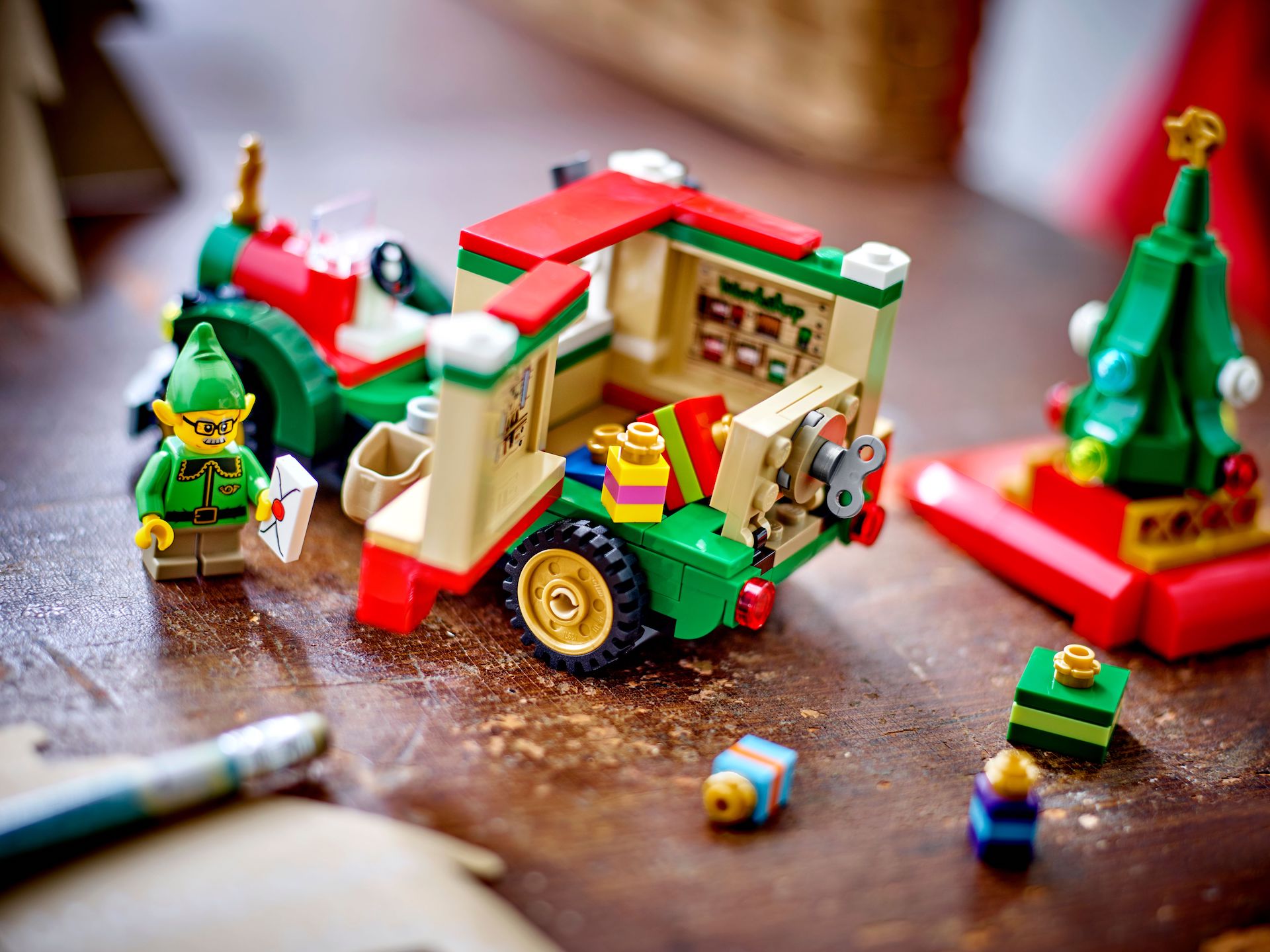 LEGO Winter Village 40746 Santa’s Delivery Truck revealed