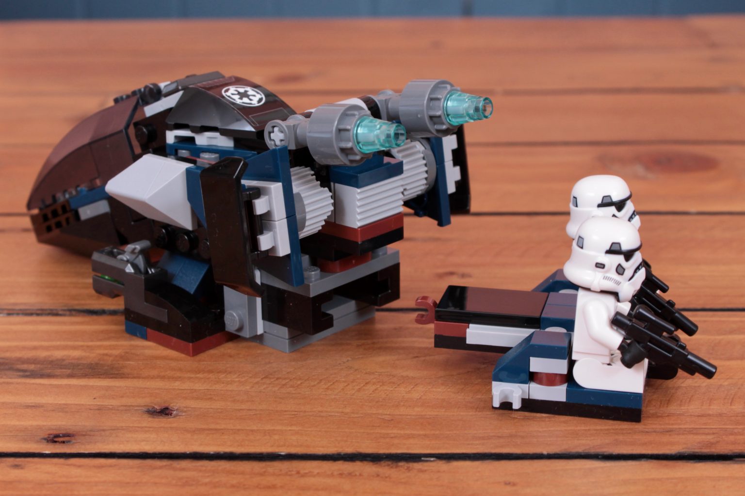 LEGO 40755 Imperial Dropship vs. Rebel Scout Speeder review