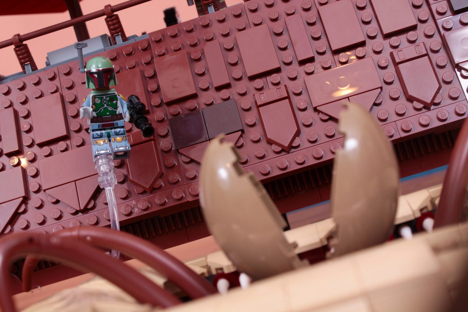 Sandman vs. Sarlacc: which LEGO DLC did it better in 2024?
