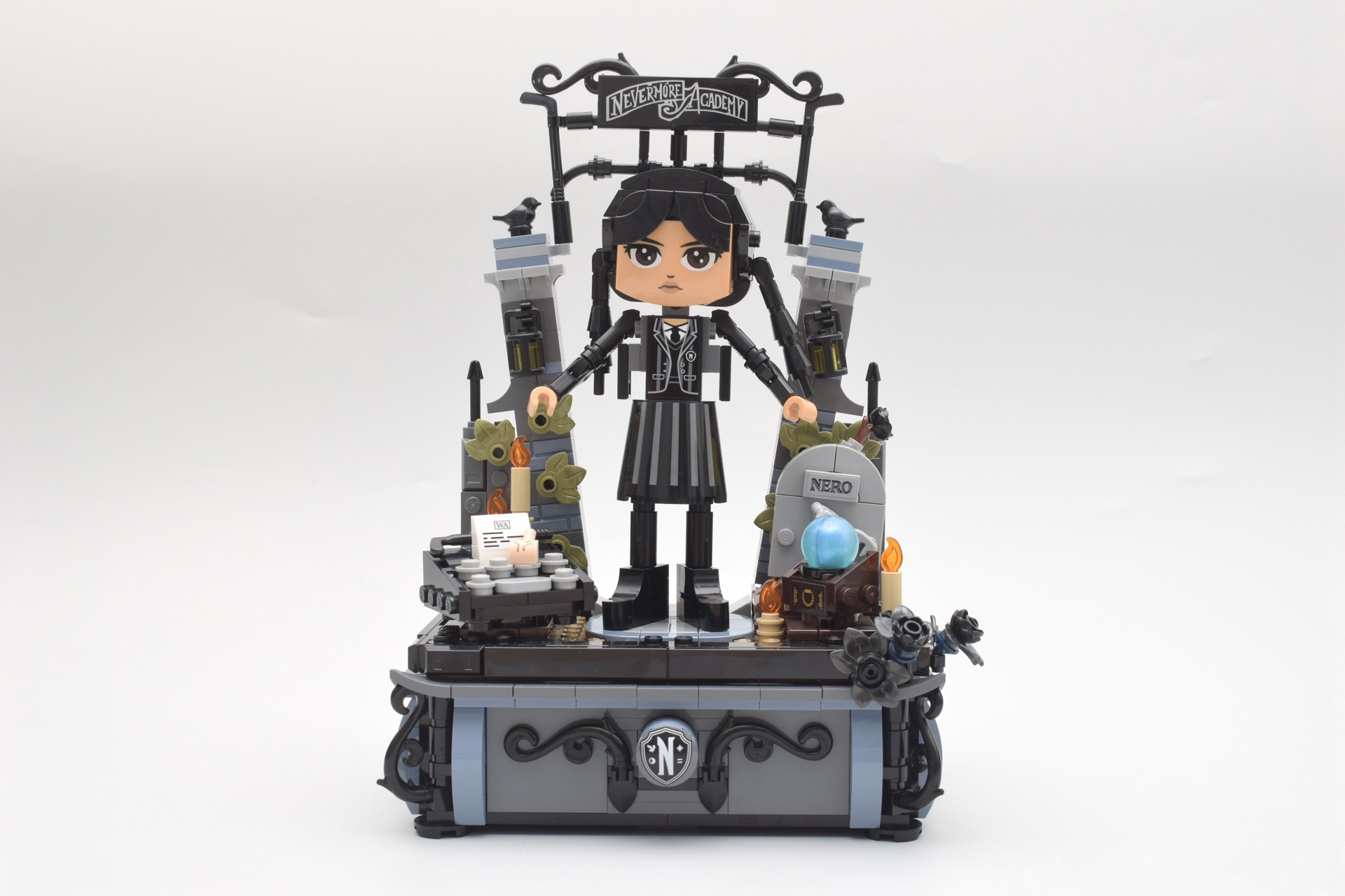 LEGO Wednesday 76780 Wednesday Addams Figure review