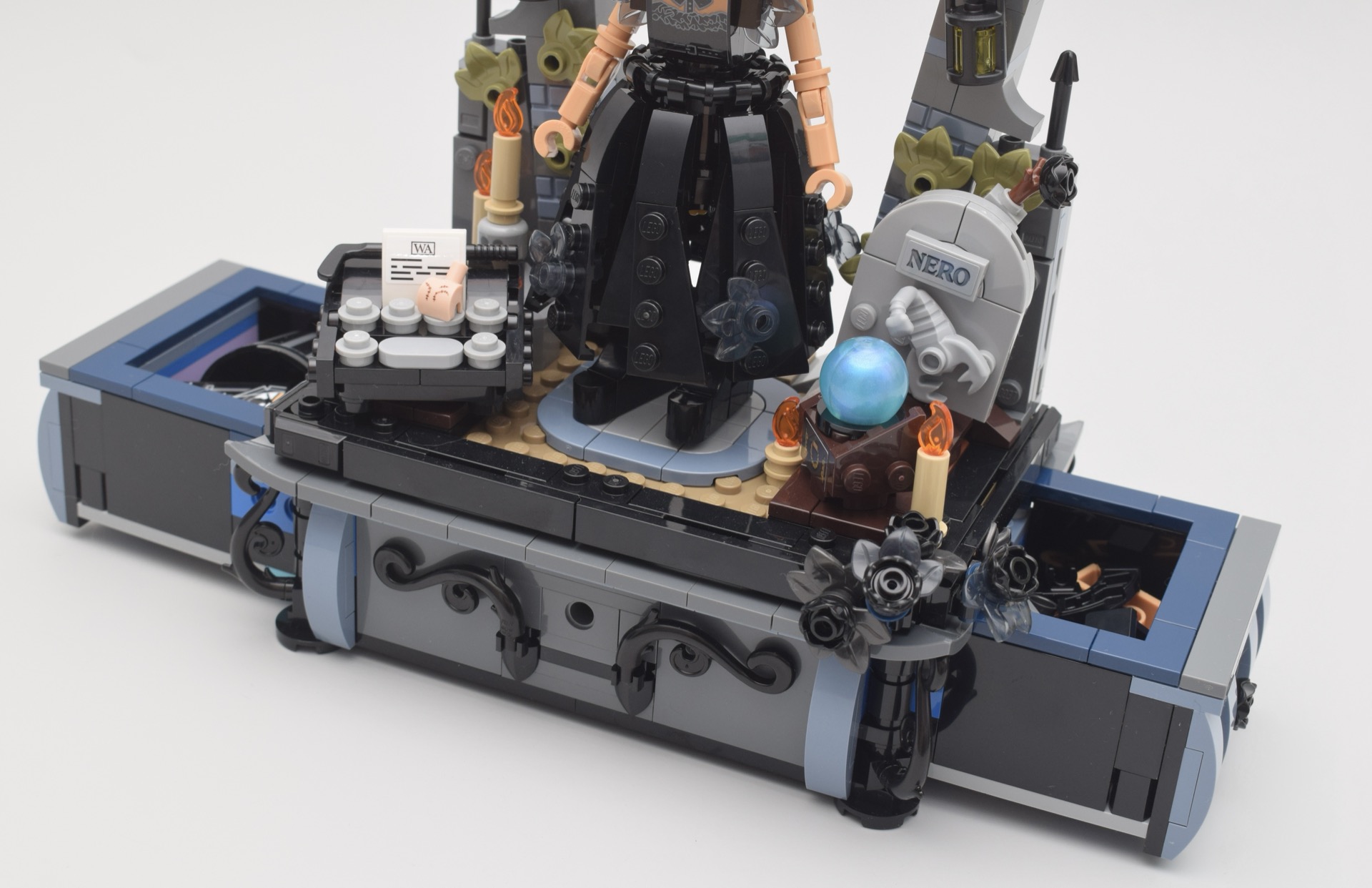 LEGO Wednesday 76780 Wednesday Addams Figure review