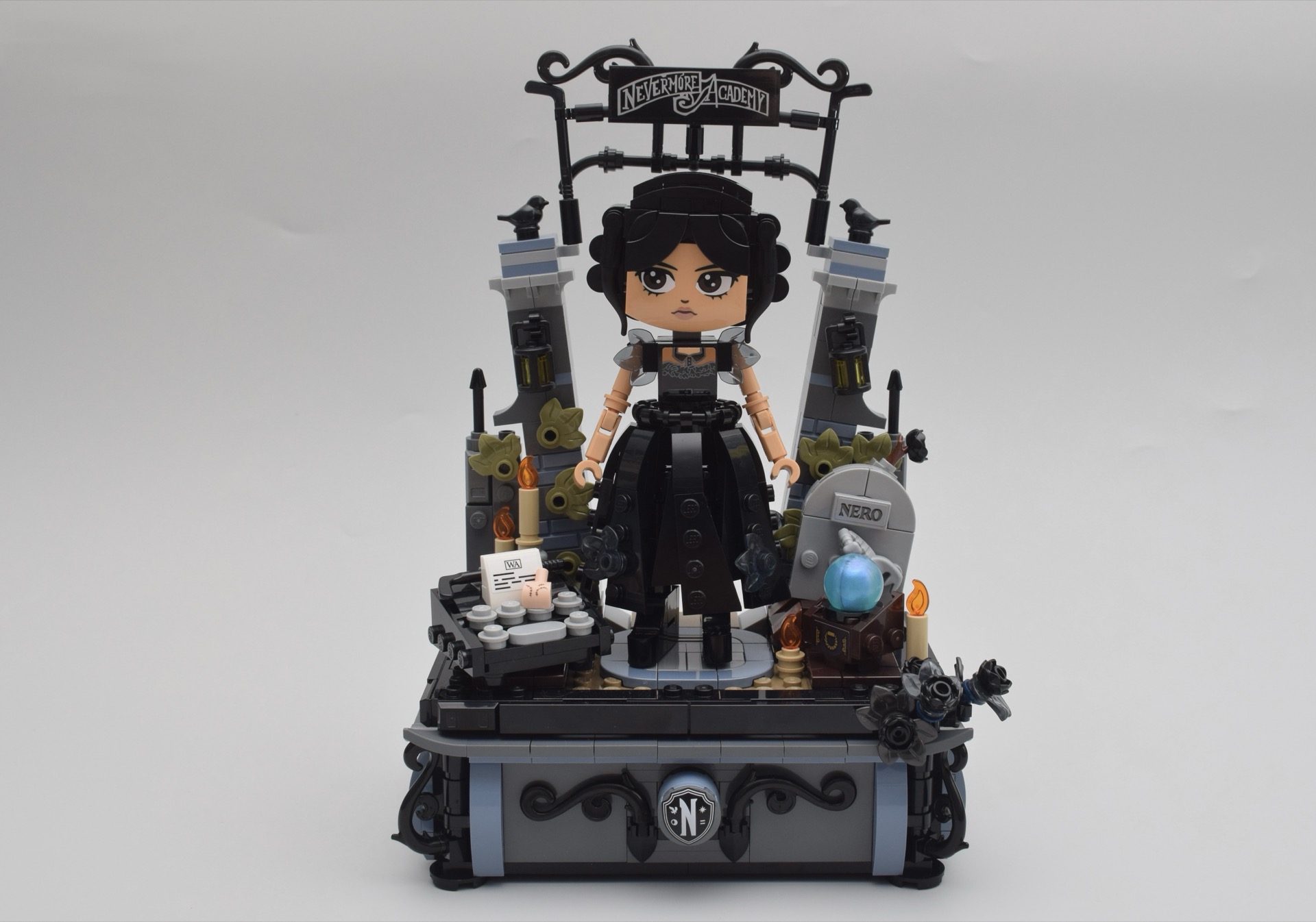 LEGO Wednesday 76780 Wednesday Addams Figure review