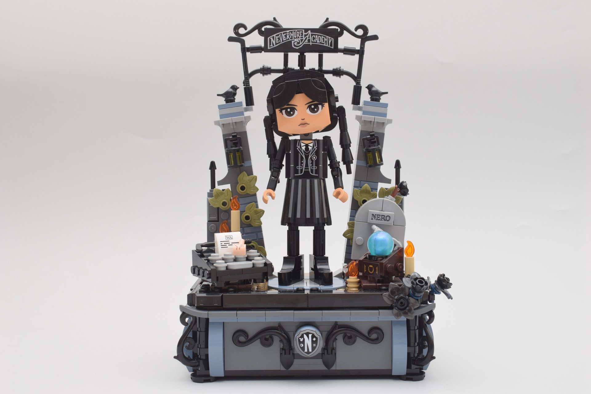 LEGO Wednesday 76780 Wednesday Addams Figure review