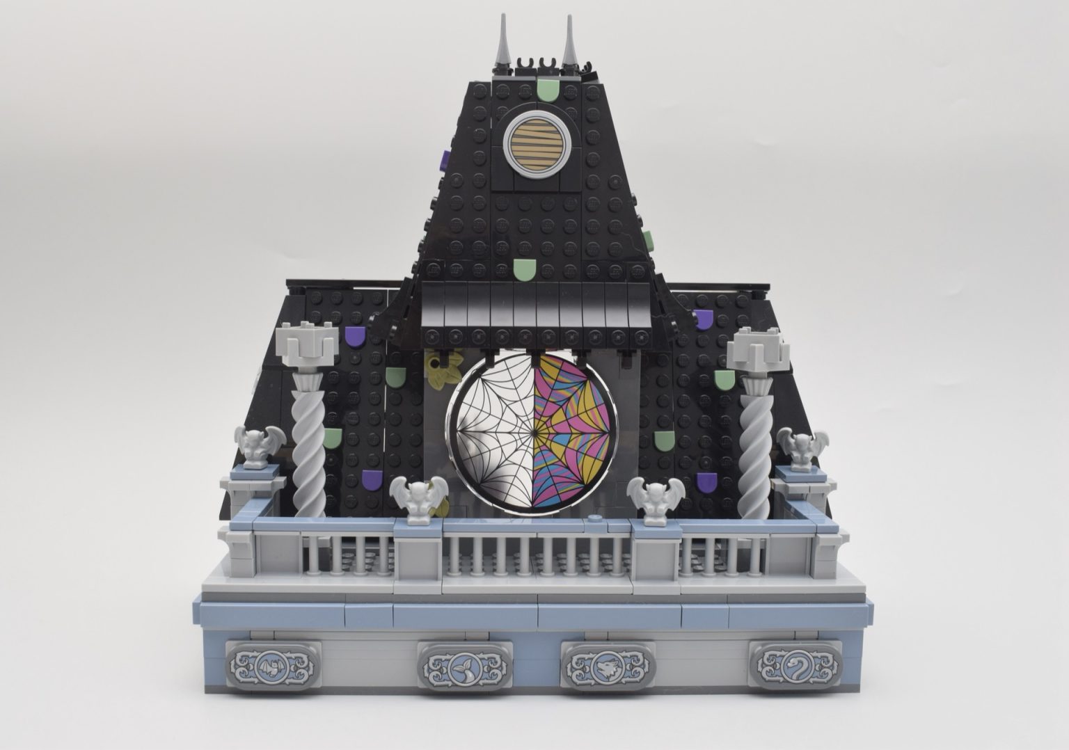 LEGO 76781 Wednesday & Enid's Dorm Room review