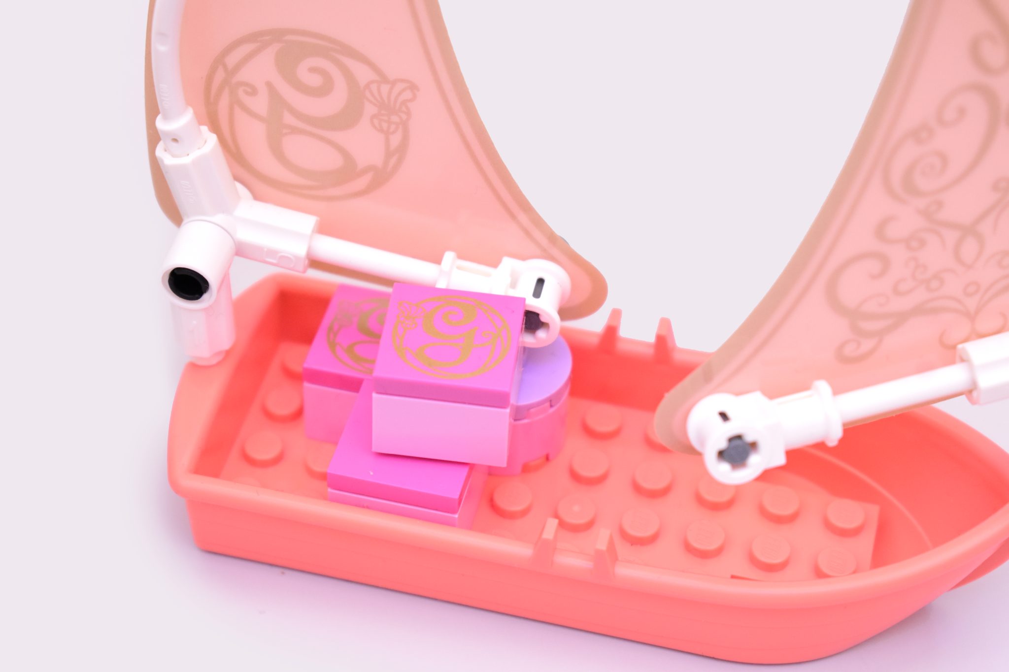 LEGO Wicked 75681 Glinda & Elphaba at Shiz University review