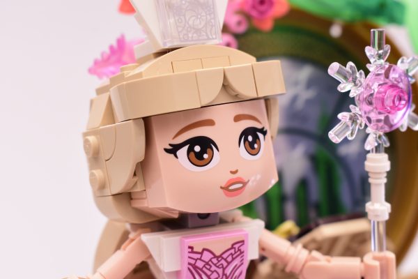 LEGO Wicked 75682 Elphaba & Glinda Figures review