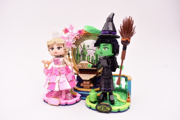 LEGO Wicked 75682 Elphaba & Glinda Figures review
