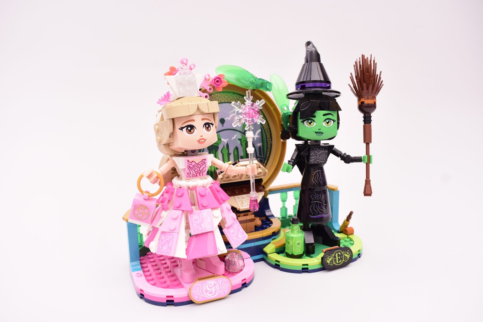 LEGO Wicked 75682 Elphaba & Glinda Figures review