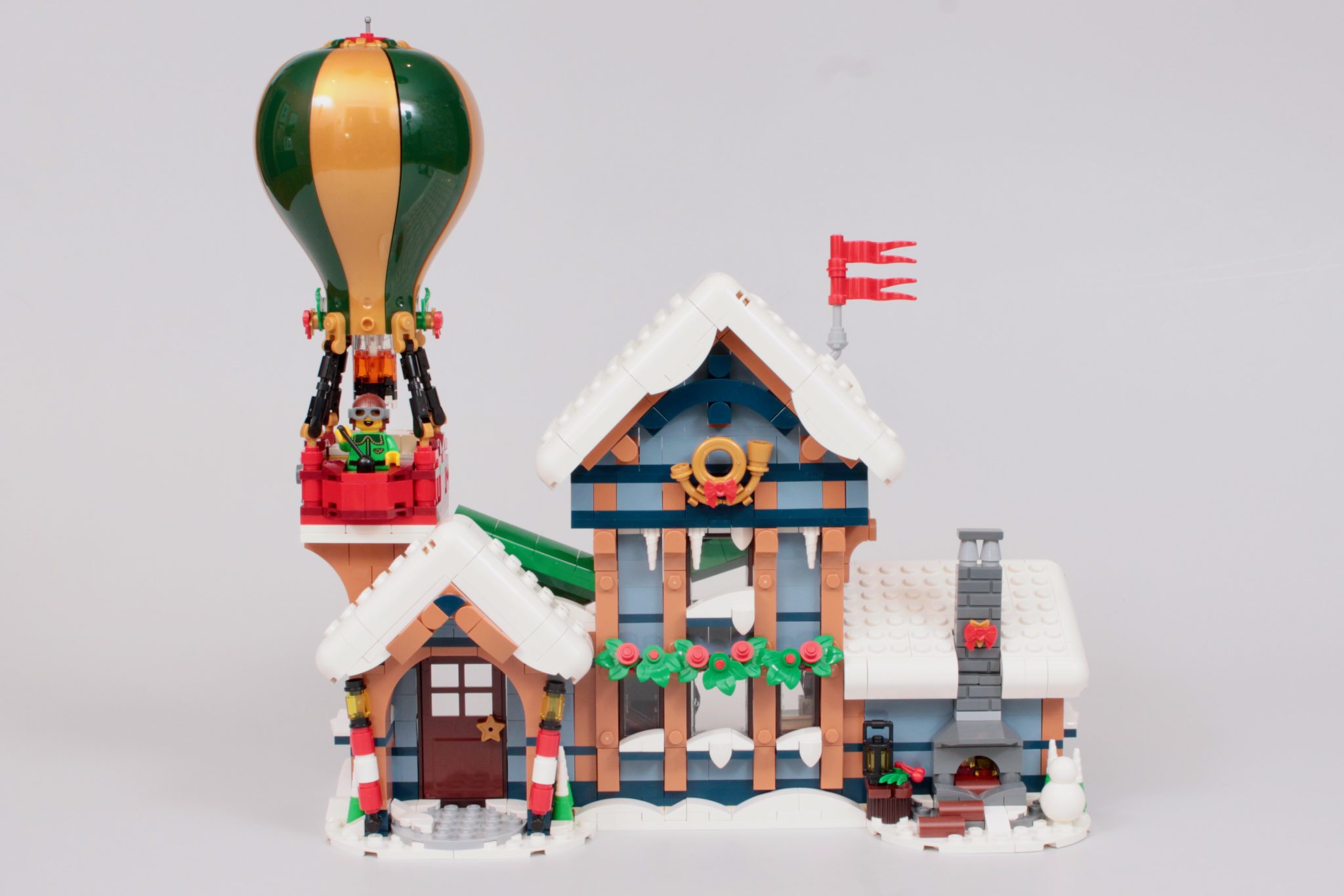 LEGO Winter Village 10339 Santa’s Post Office review