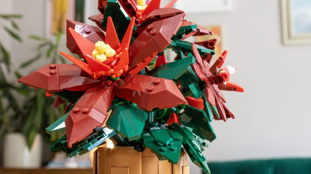 LEGO Botanical Collection 10370 Poinsettia review