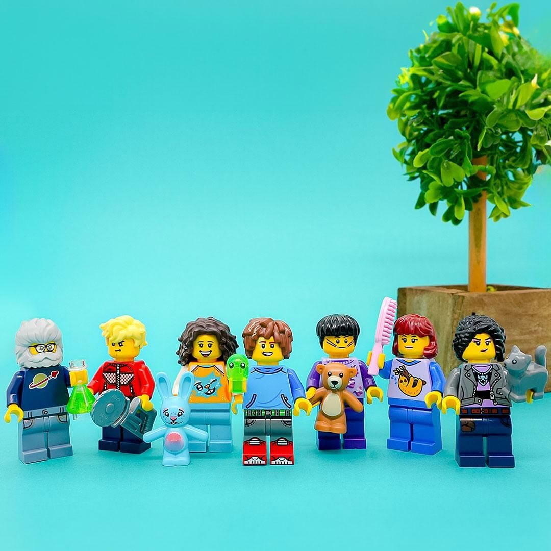 Every LEGO Classic Space astronaut colour – May 2025