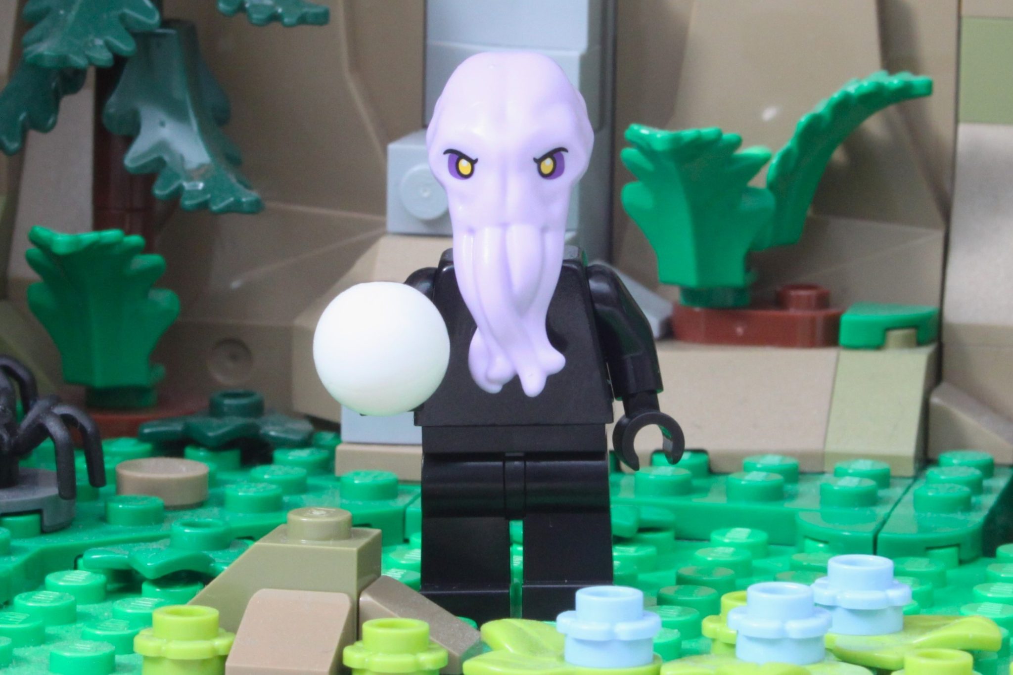 Iconic characters to make using LEGO Dungeons & Dragons minifigures
