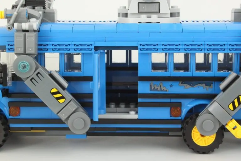 Test, verdict et galerie du bus de combat LEGO Fortnite 77073