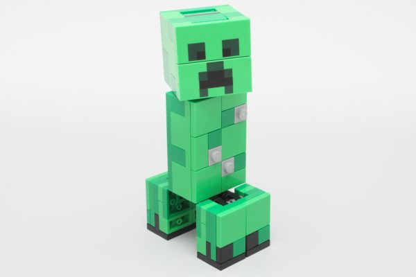 LEGO Minecraft 21281 Baby Pig's Birthday Celebration review