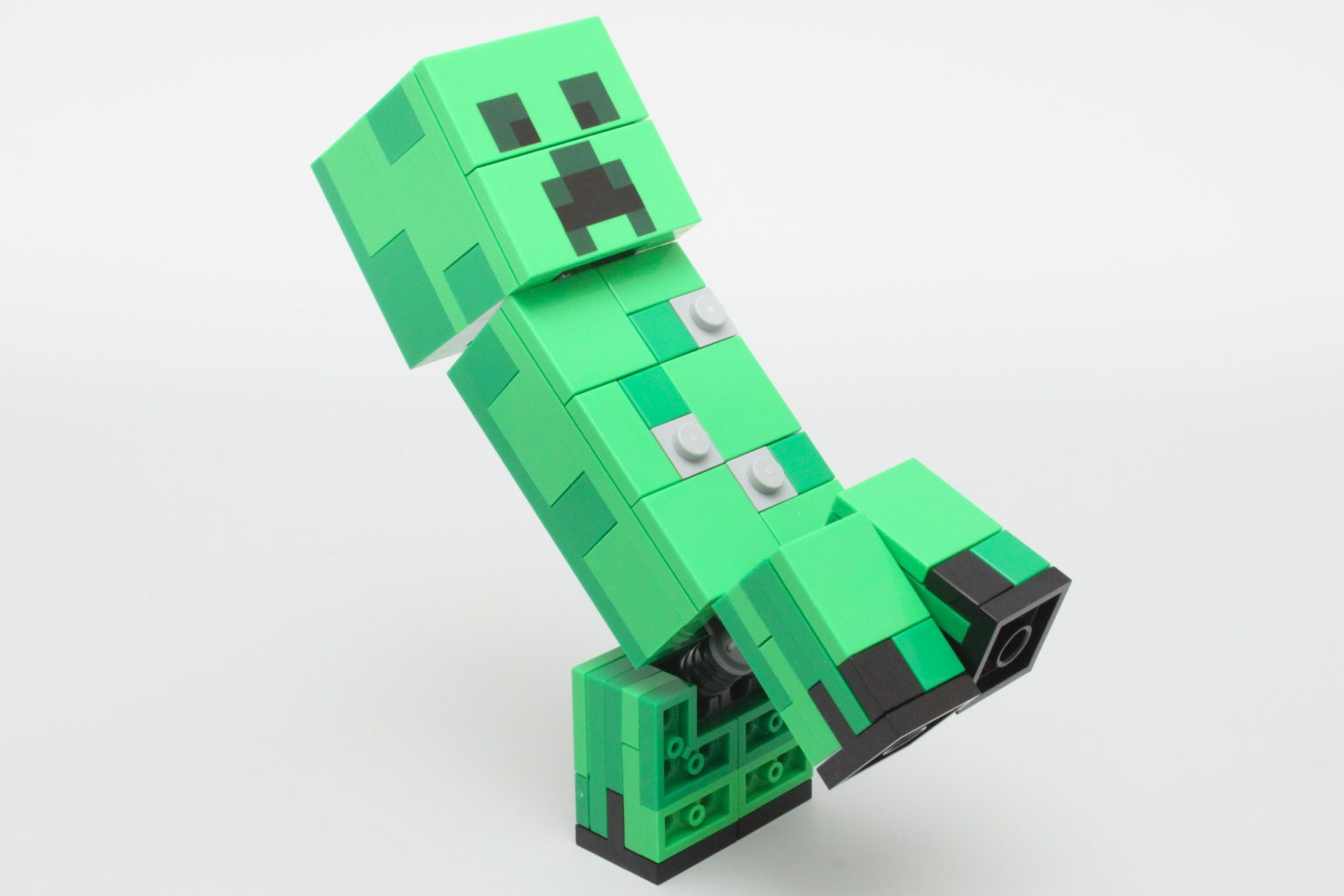 LEGO Minecraft 21281 Baby Pig's Birthday Celebration review