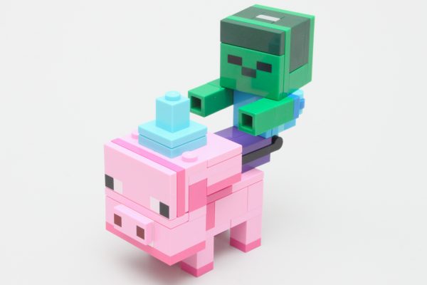 LEGO Minecraft 21281 Baby Pig's Birthday Celebration review