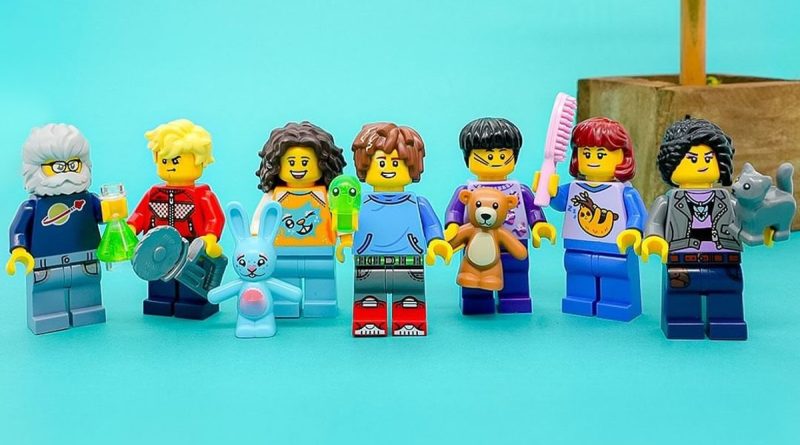 LEGO Build a Minifigure September 2024 parts are great for Classic Space