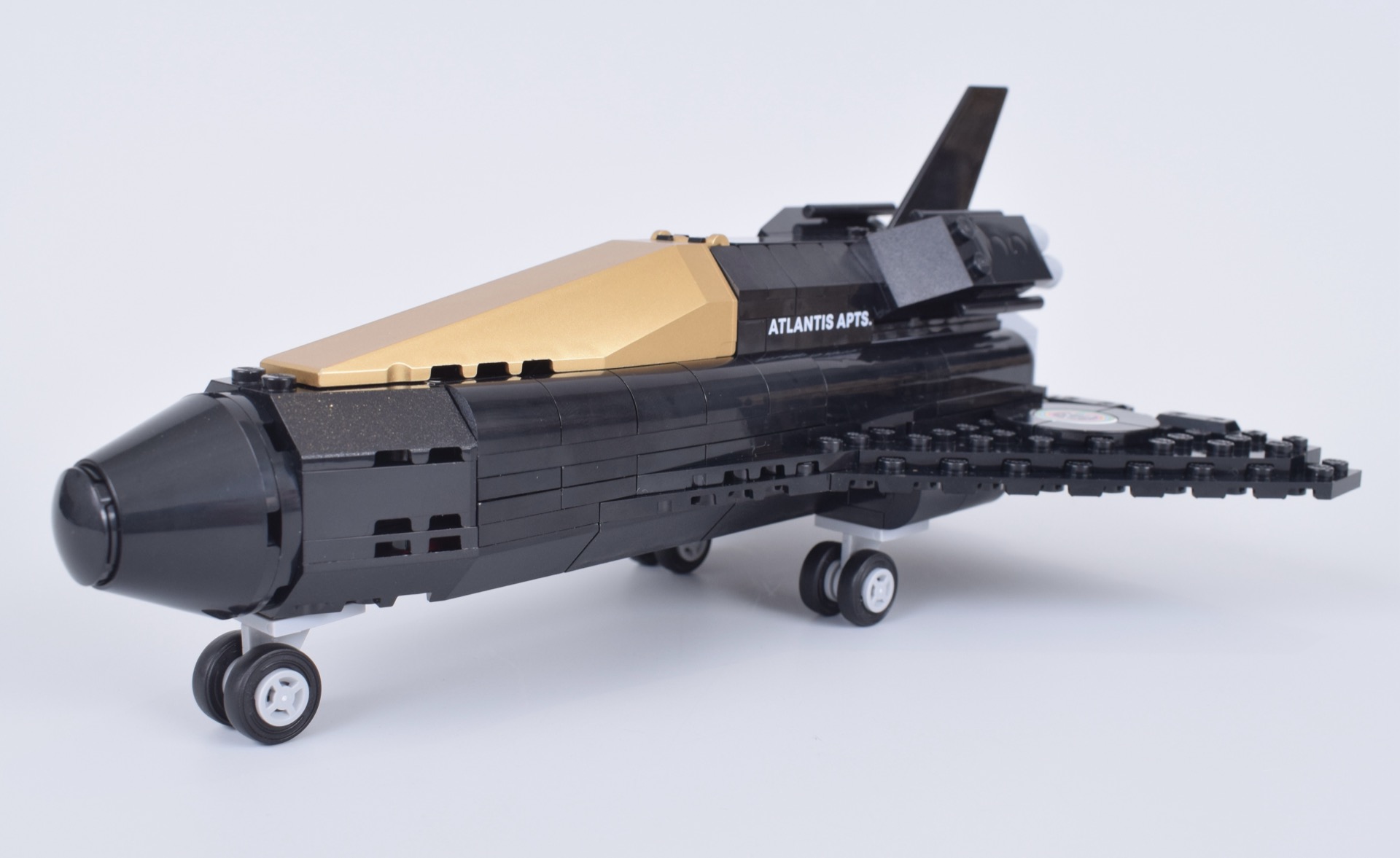 LEGO Icons 10391 Over the Moon with Pharrell Williams review