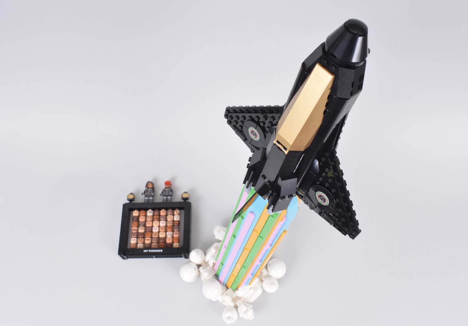 LEGO Icons 10391 Over the Moon with Pharrell Williams review