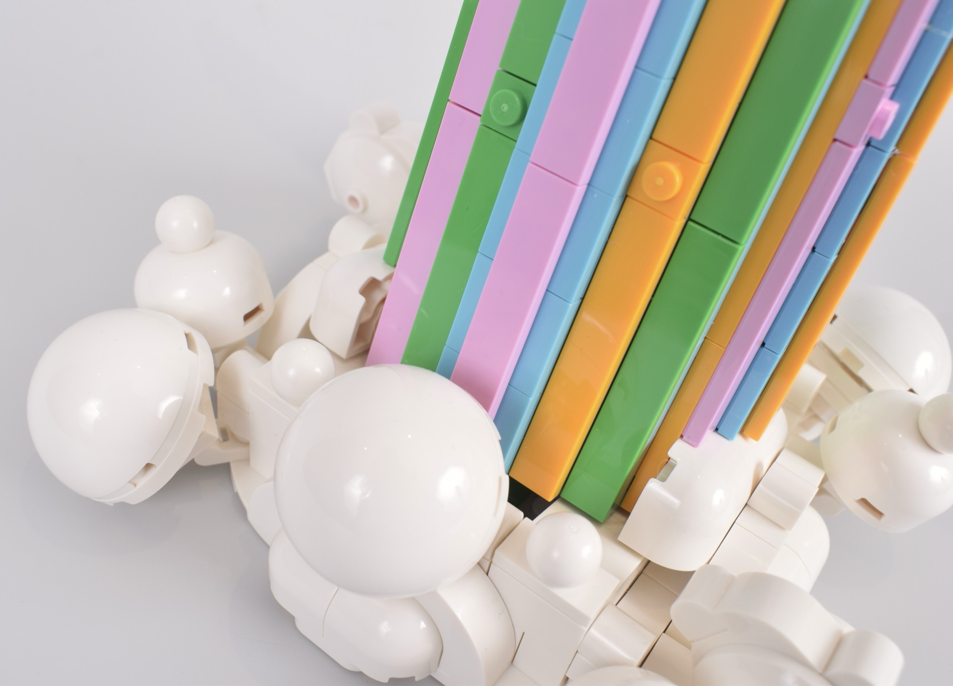 LEGO Icons 10391 Over the Moon with Pharrell Williams review