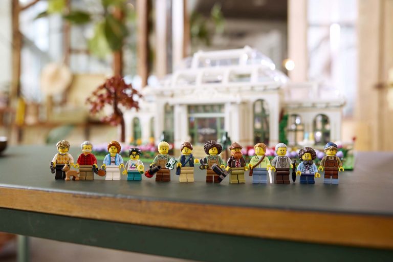 All you need to know before you buy LEGO Ideas 21353 The Botanical Garden