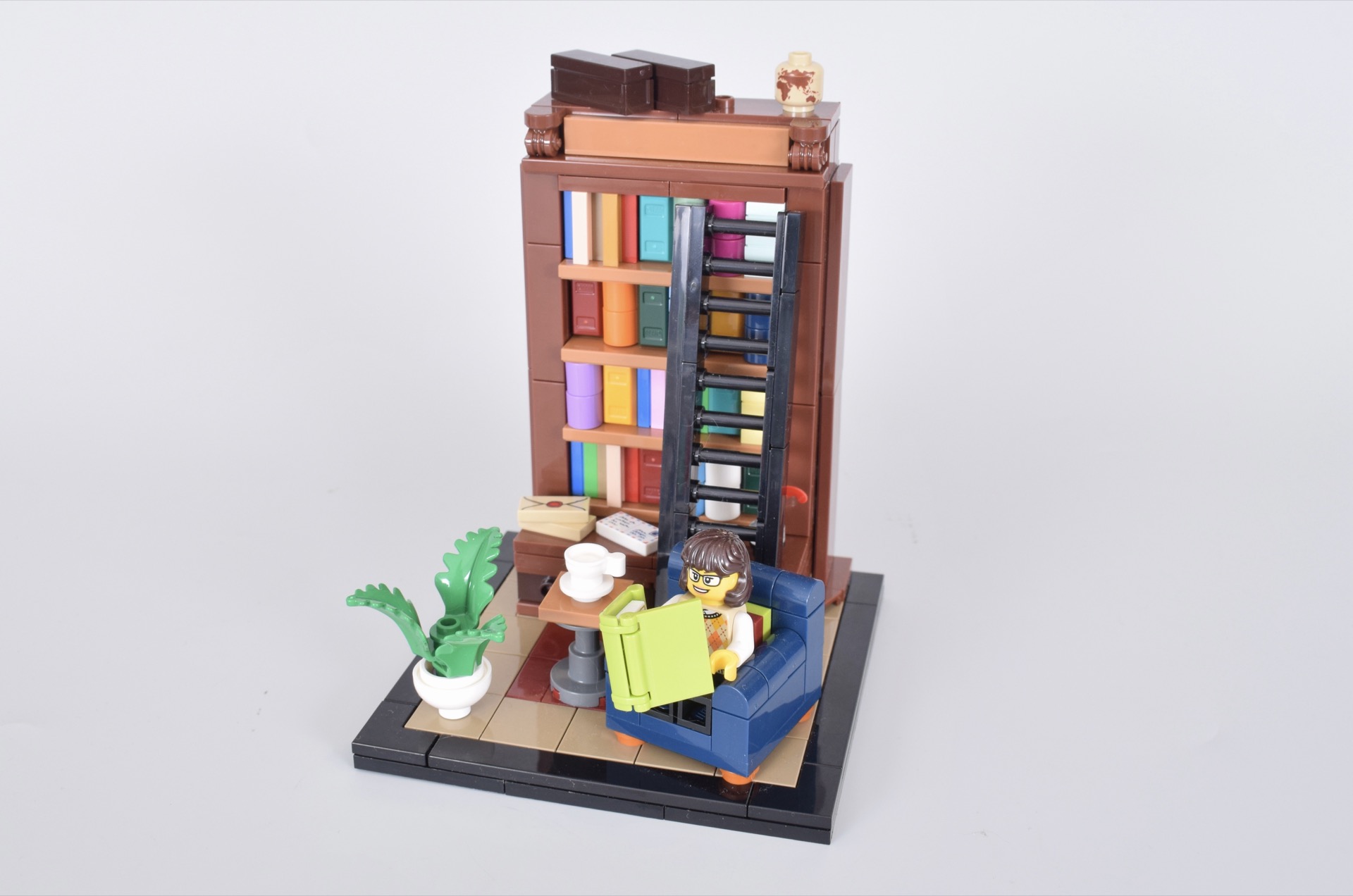 LEGO Ideas 40698 Books Are My Passion review