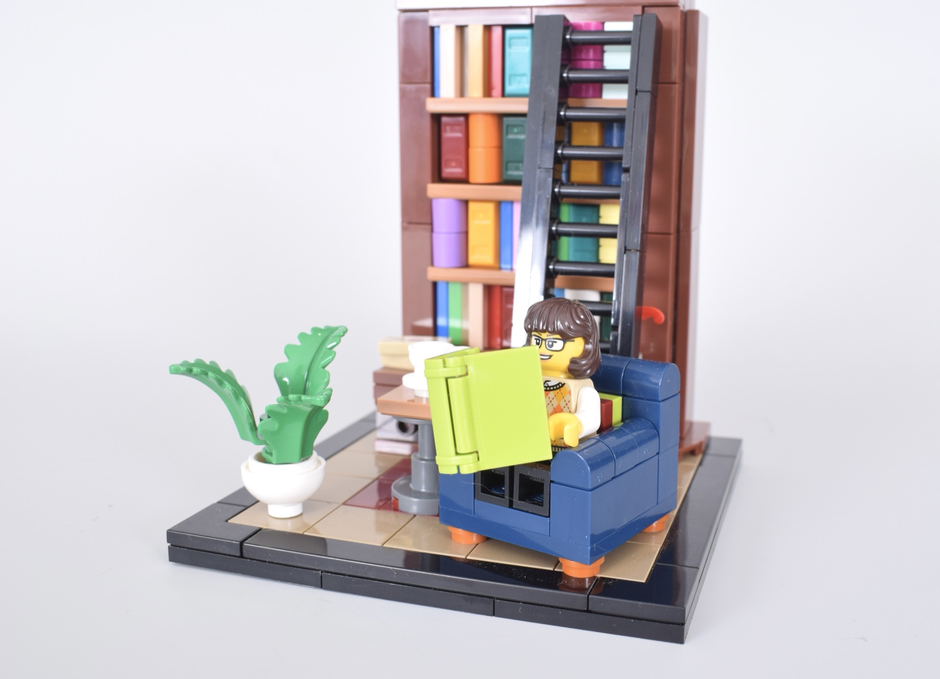 LEGO Ideas 40698 Books Are My Passion review