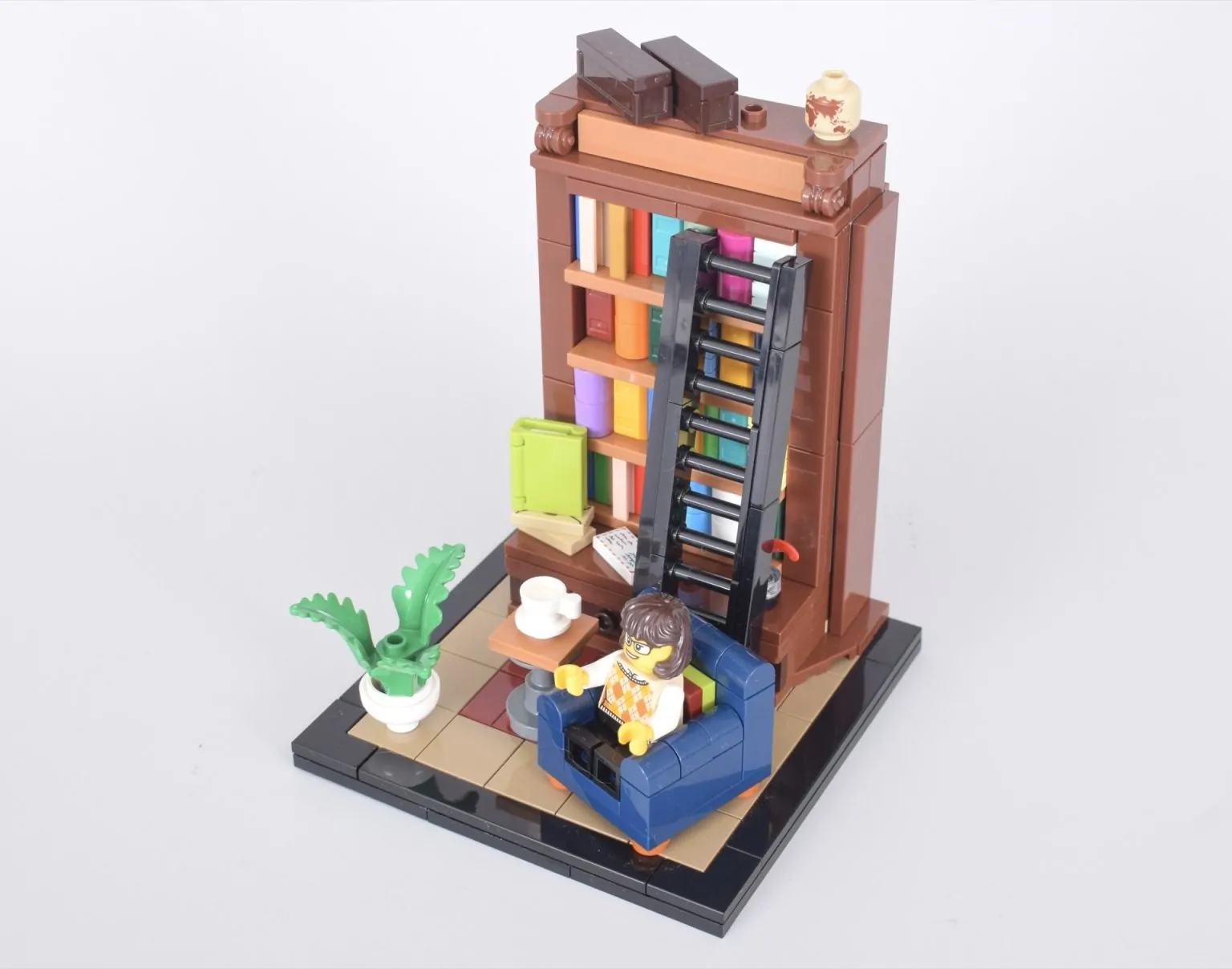 LEGO Ideas 40698 Books Are My Passion review