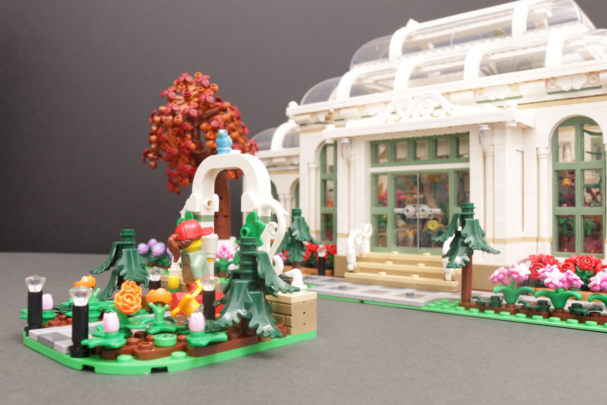 Custom LEGO Ideas Botanical Garden gates highlight downsides of GWP