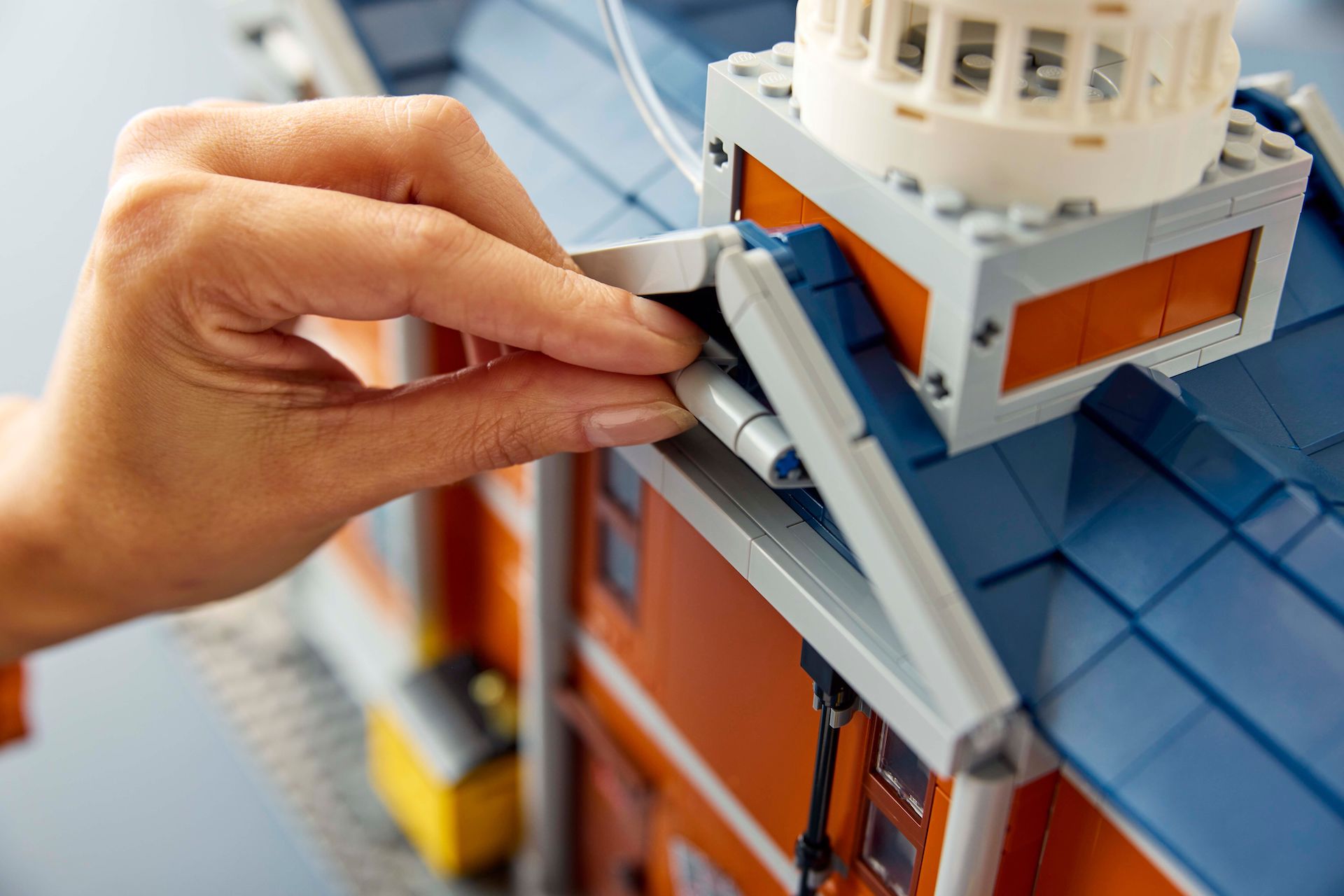 LEGO Marvel 76294 X-Men: The X-Mansion visual tour