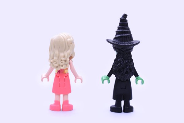 LEGO Wicked 75683 Glinda & Elphaba's Dormitory review
