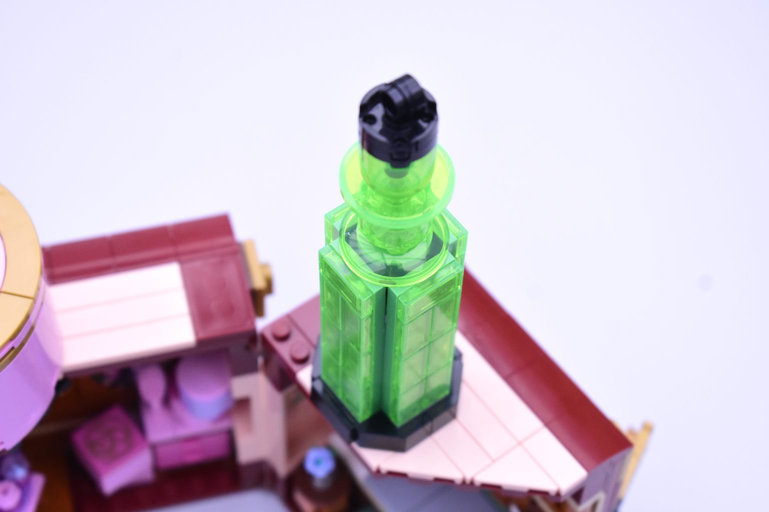 LEGO Wicked 75683 Glinda & Elphaba's Dormitory review