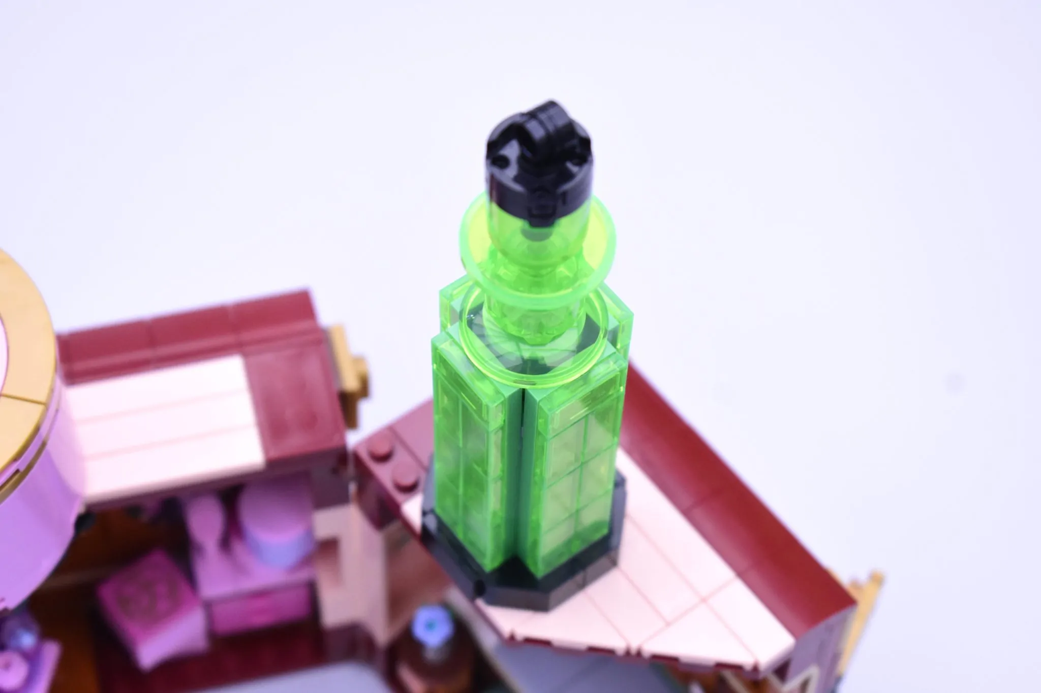 LEGO Wicked 75683 Glinda & Elphaba's Dormitory review