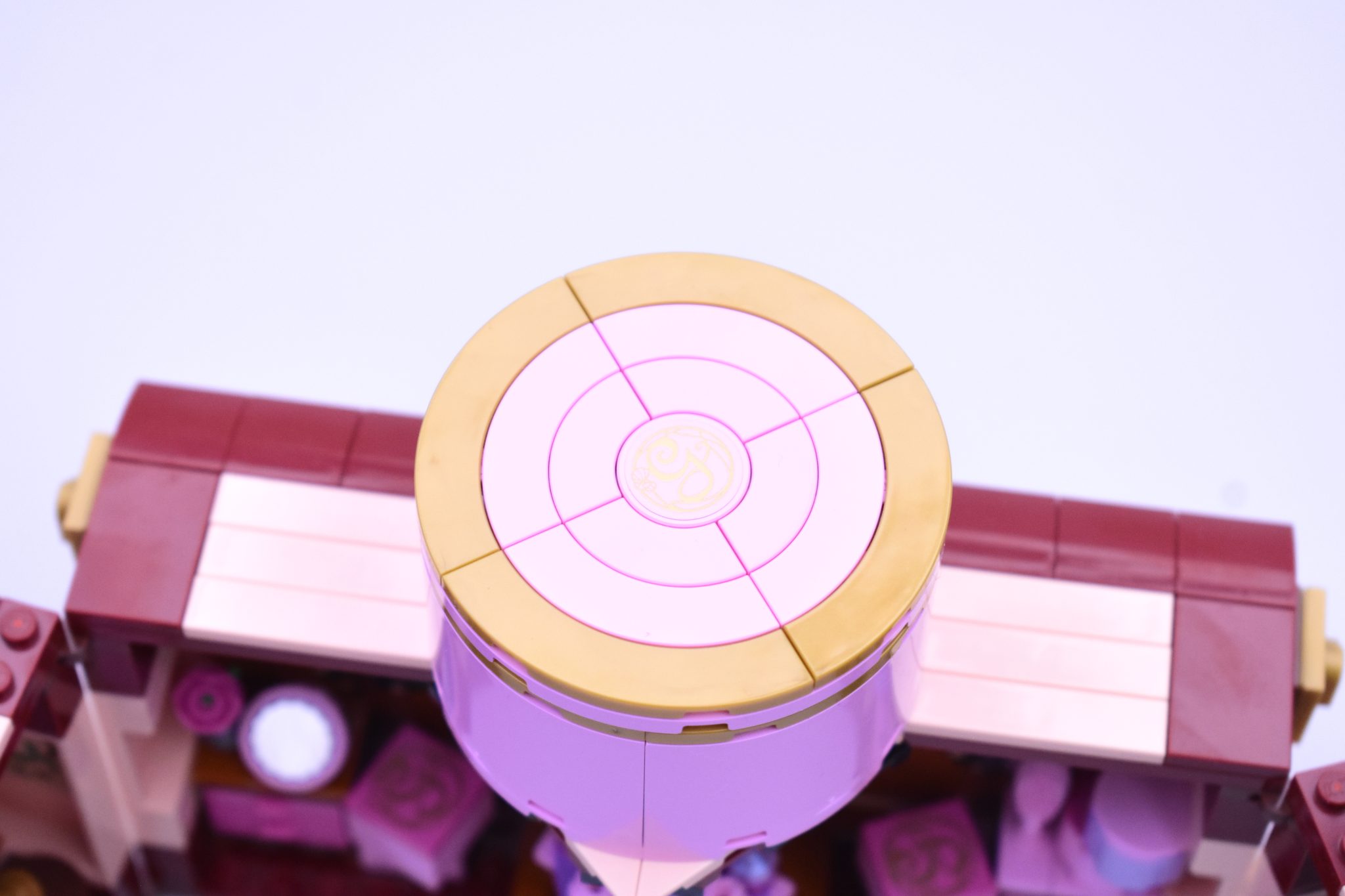 LEGO Wicked 75683 Glinda & Elphaba's Dormitory review