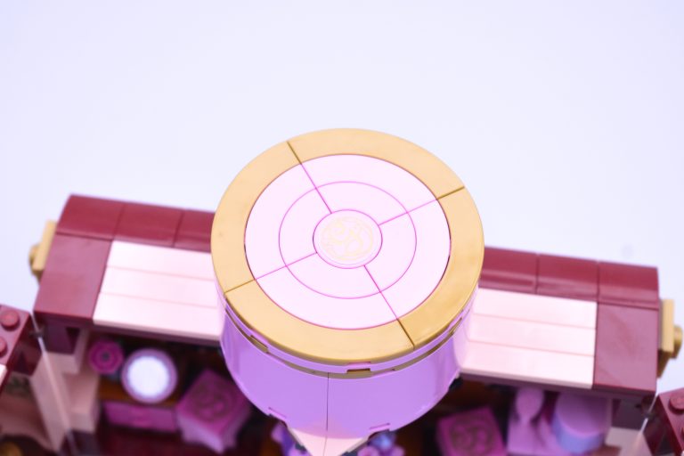 LEGO Wicked 75683 Glinda & Elphaba's Dormitory review