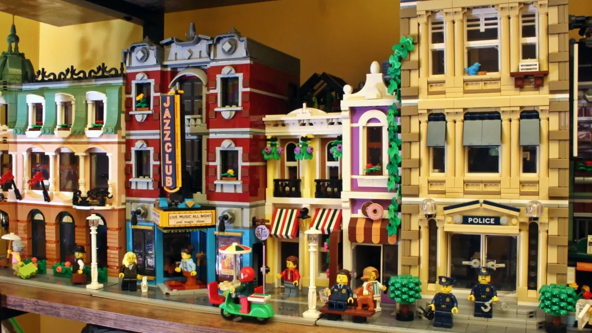 LEGO reveals its internal rules for modular buildings