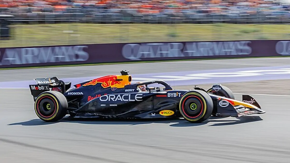 LEGO Technic's rumoured Red Bull set has enough pieces to do something cool