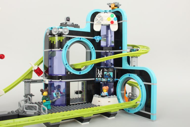 LEGO City 60421 Robot World Roller-Coaster Park review