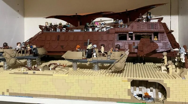 Take a look at this $1,000 LEGO Star Wars Jabba's Sail Barge display