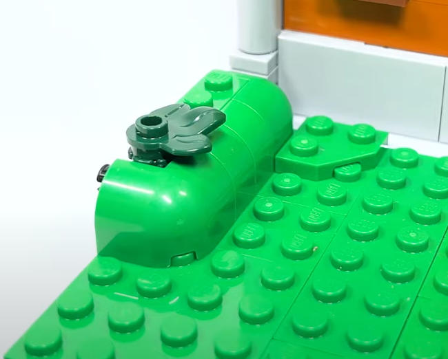 You can fix the LEGO Marvel X-Mansion with no extra pieces