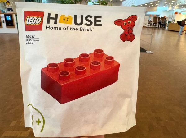 First in-hand sighting of LEGO's paper polybags for 2025