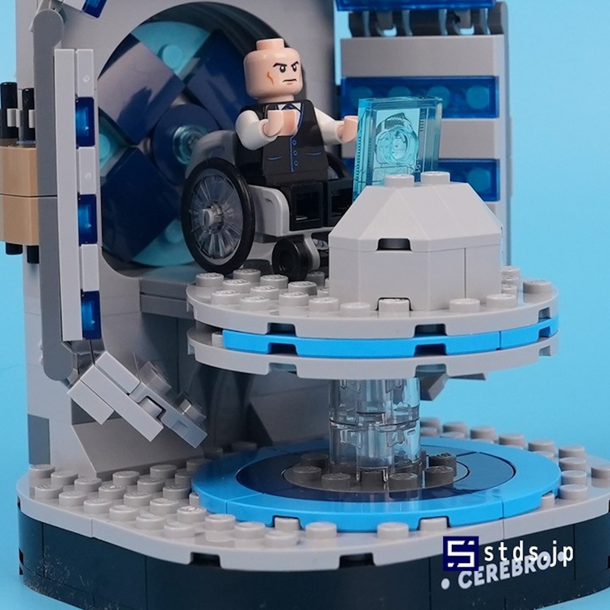 First in-hand images of LEGO Marvel X-Men Cerebro GWP spotted